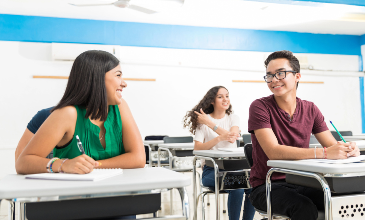 ¿Qué es un RVOE y cómo obtenerlo en preparatoria UNEA?